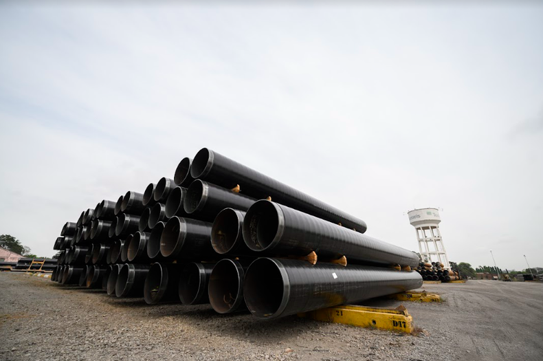 Gasoducto Néstor Kirchner: se inició el traslado de los primeros caños