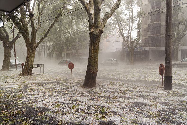 Alertan que Mendoza vivirá una temporada de lluvia y granizo