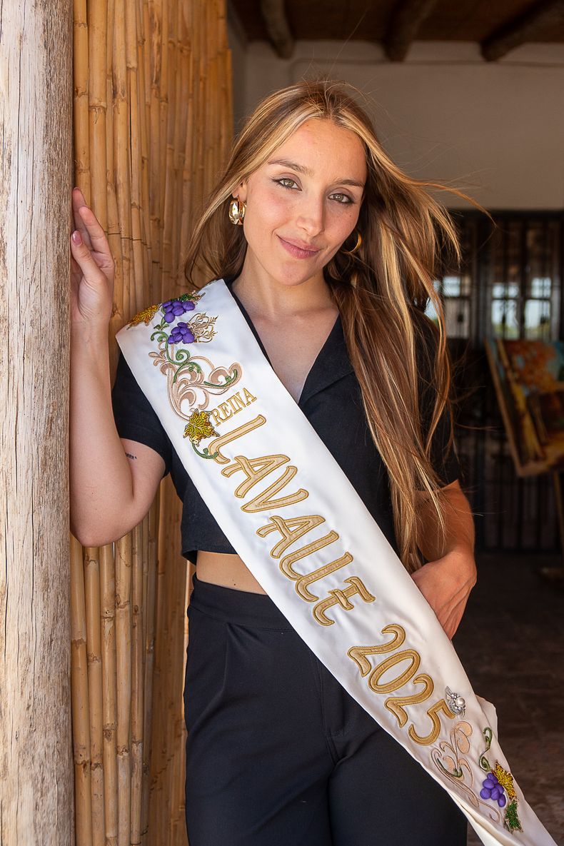 Victoria Herrera, la reina de la Vendimia que es geógrafa y buscar ...