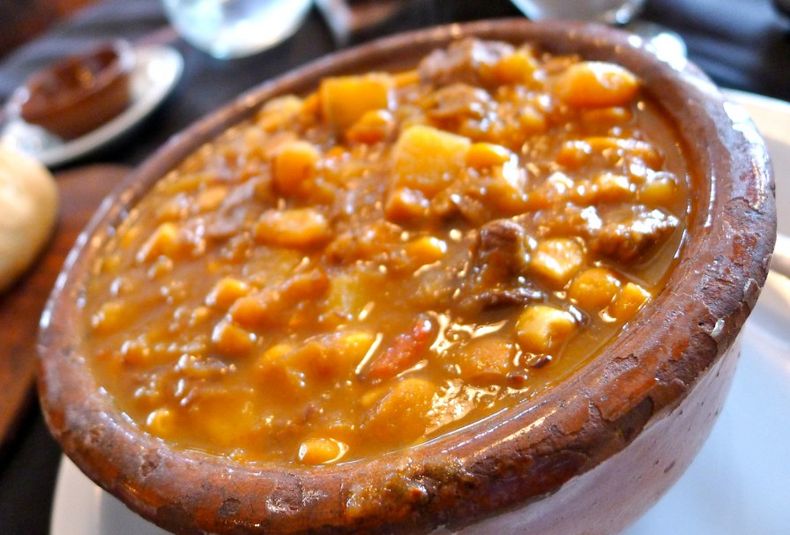 Puente Vincular celebra 15 años de solidaridad con un locro