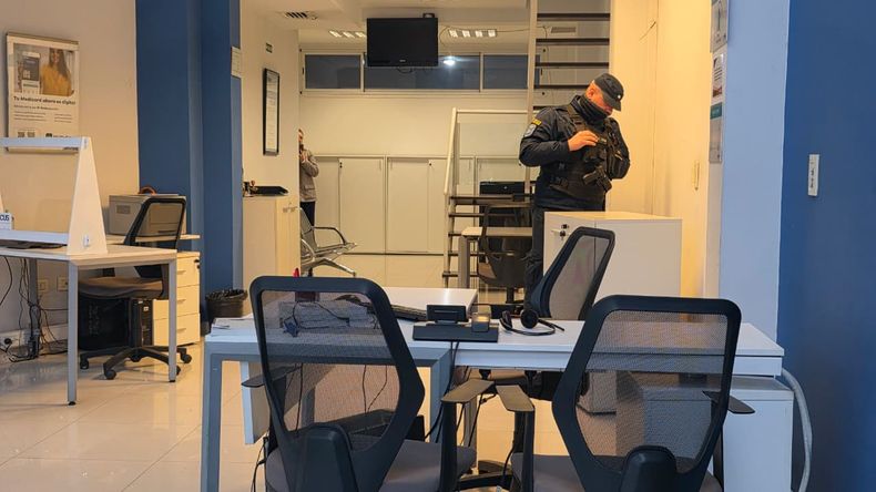 Robo y daños en una conocida obra social del centro