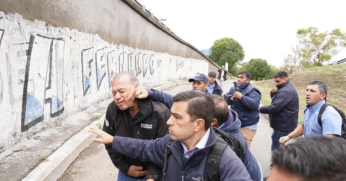 Berni contra su par porteño: Que no llame porque se va a comer flor de ...