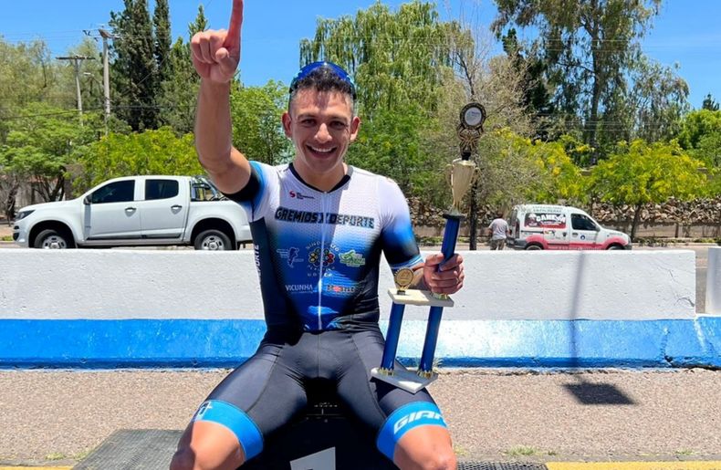 Mauricio Páez conquistó suelo maipucino en el Ciclismo en ruta local