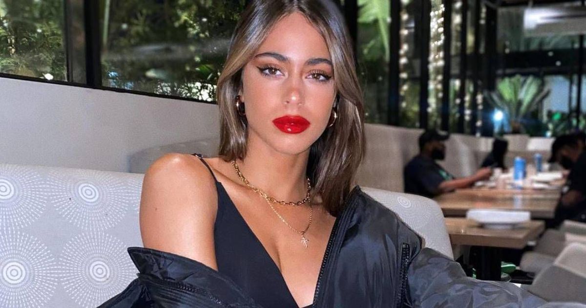 Tini sorprendió con su look para una entrega de premios