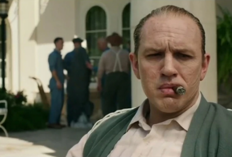 Tom Hardy luce irreconocible en el nuevo tráiler del filme Capone