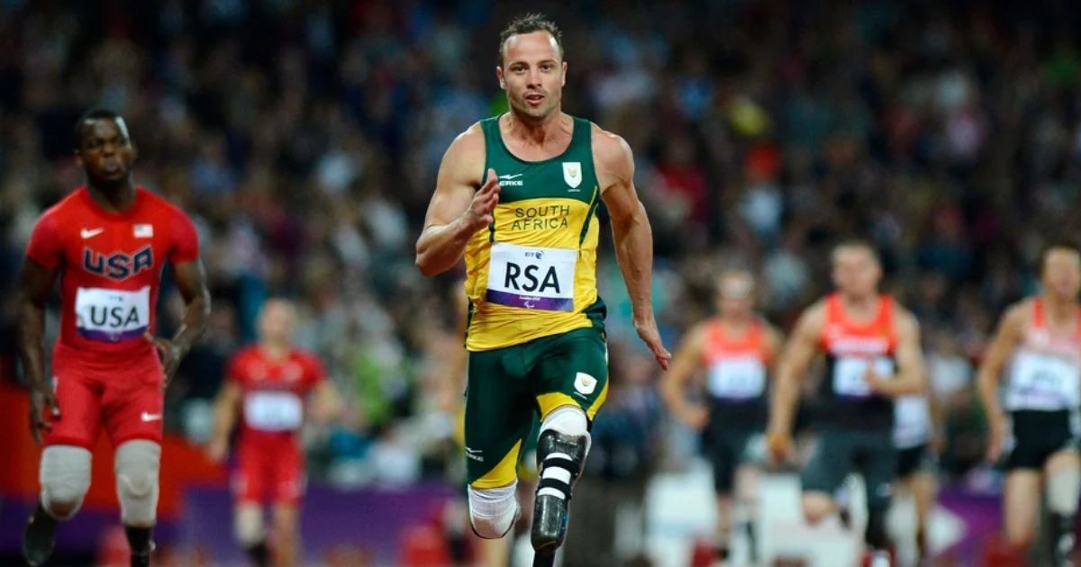 A once años del crimen de su novia, Pistorius recupera la libertad