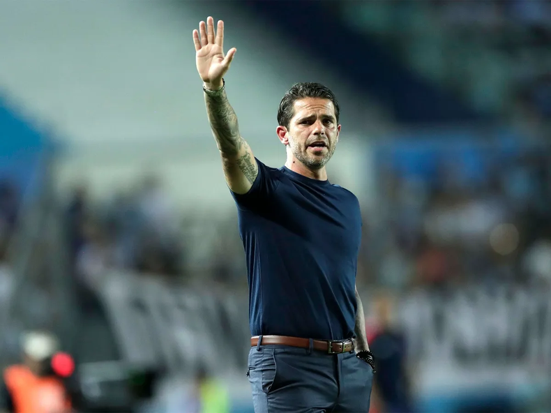 El golpe menos pensado que recibió Fernando Gago en Racing