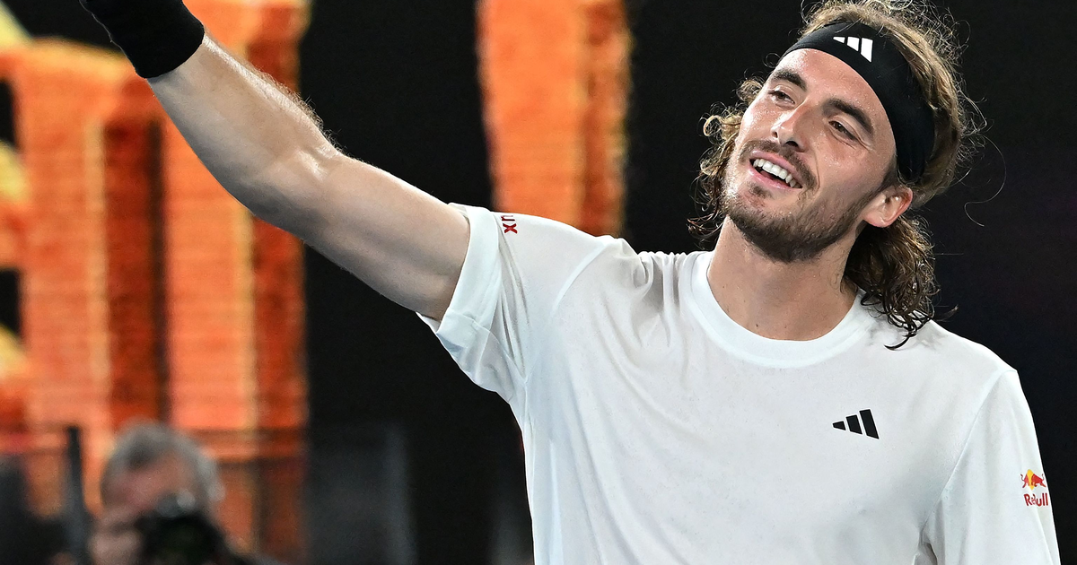 Stefanos Tsitsipas invitó a salir a una actriz ante todo el estadio