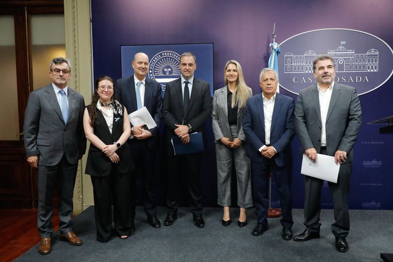 Los aportes de Alfredo Cornejo al Consejo de Mayo: reforma educativa ...