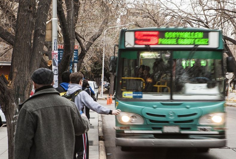 Desde este lunes, rige el aumento en el boleto de micros en Mendoza
