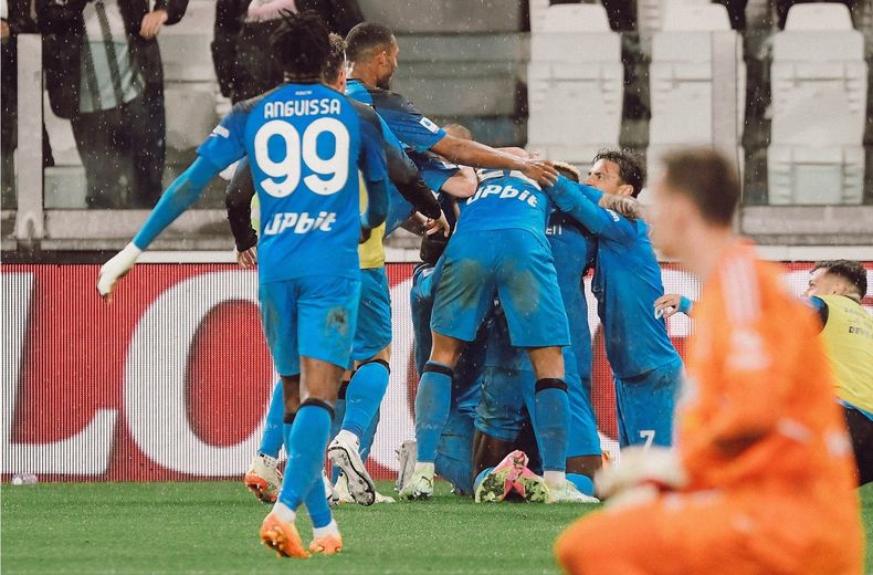 El líder Napoli dio cuenta de la Juve de Di María y Soulé