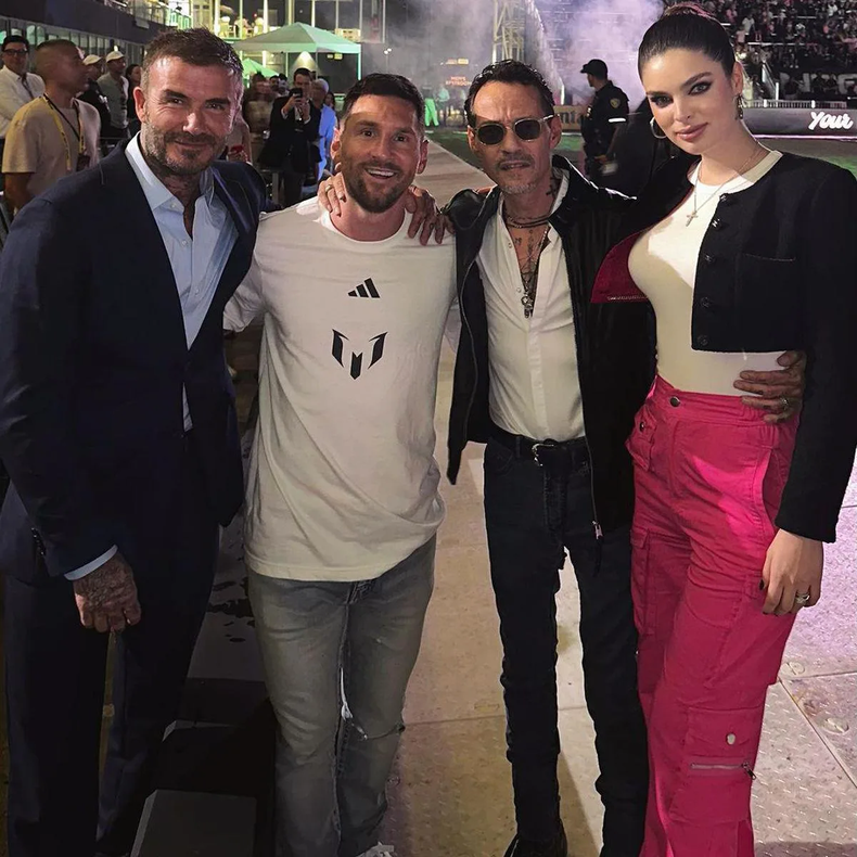 Marc Anthony aparece por primera vez en público para saludar a Lio Messi