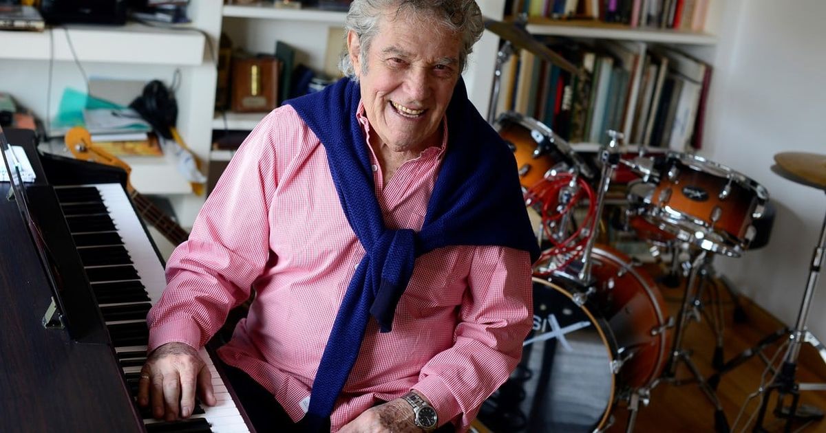 A los 88 años, murió el cantautor argentino Chico Novarro