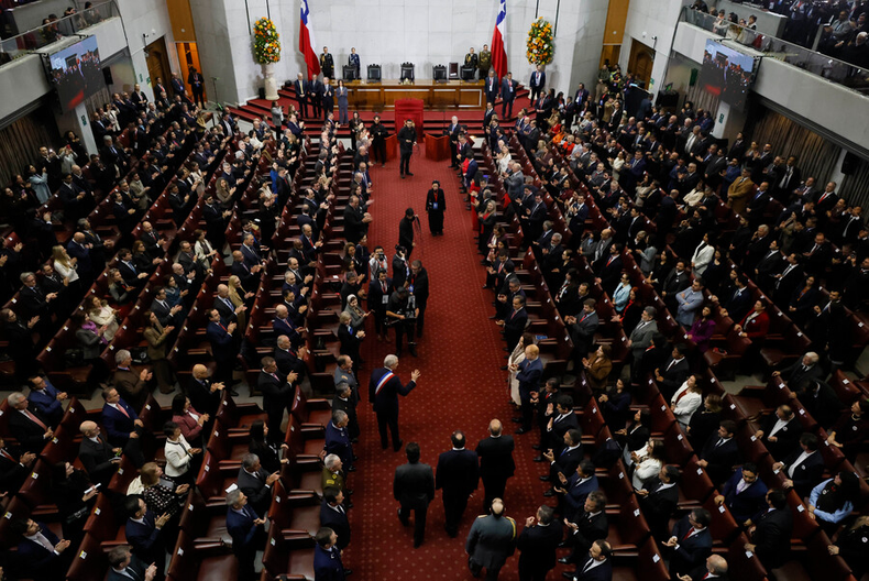 José Antonio Kast enfrenta caída de imagen y rechazo social en Chile