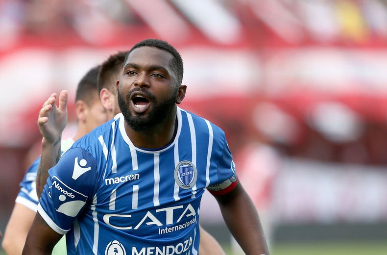 Godoy Cruz y su gente homenajearon al uruguayo Santiago Morro García