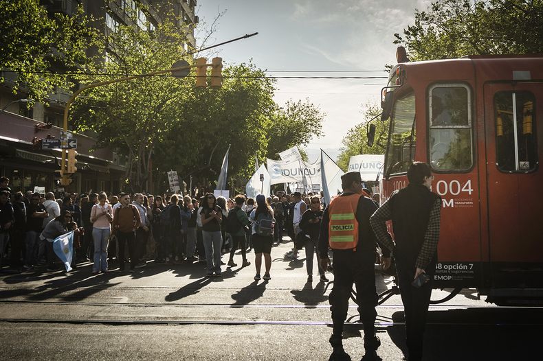 En fotos: así se vivió la marcha universitaria en Mendoza