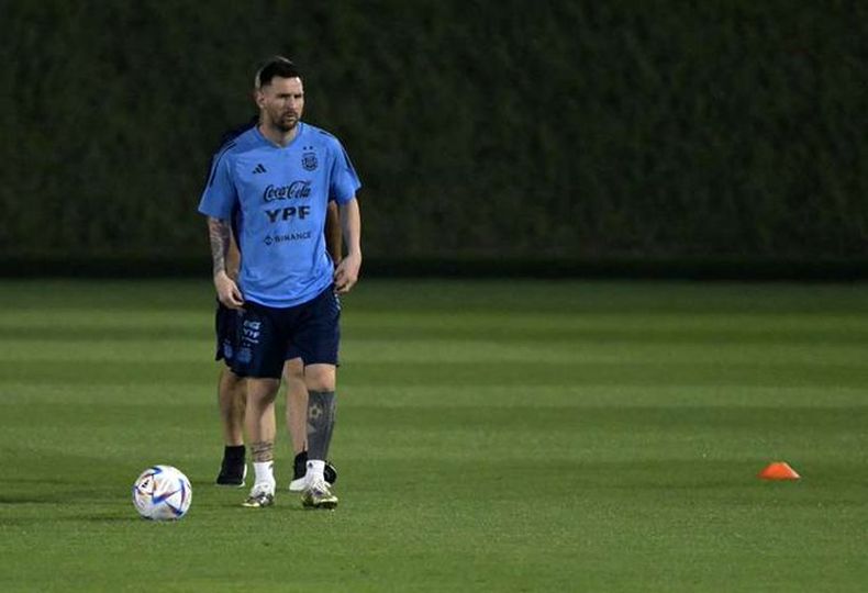 Qué pasó con Messi que entrenó diferenciado en la selección argentina