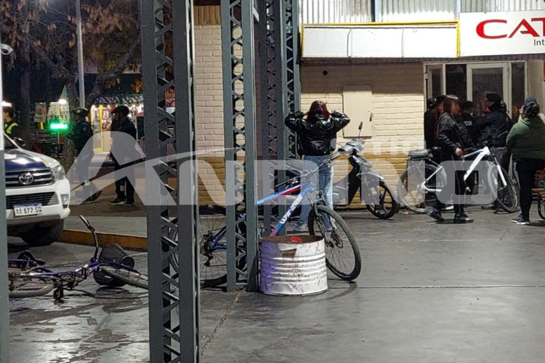 Una pelea entre jóvenes generó tensión en la terminal de General Alvear ...