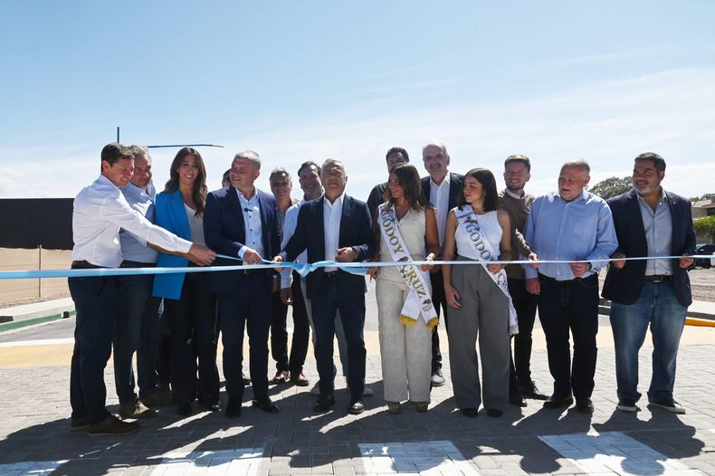 Godoy Cruz: inauguraron la primera etapa del Centro Urbano Arizu, con ...