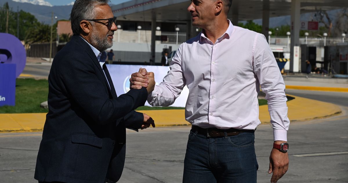 El gobernador opinó sobre el pedido de renuncia que Calvente le hizo a ...