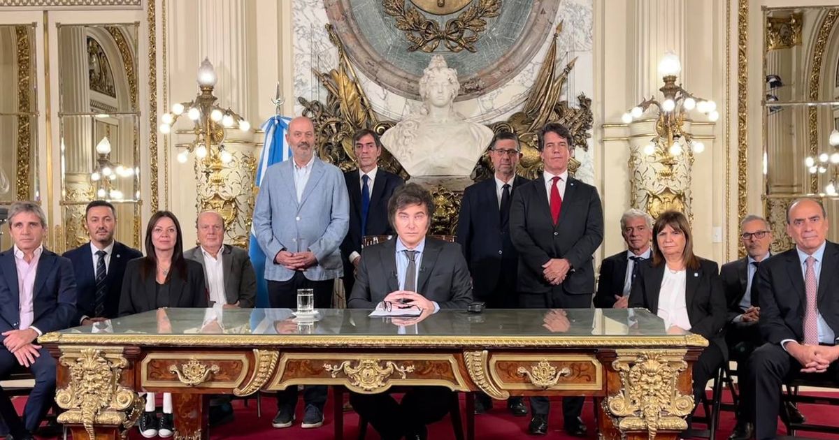 Cómo se reestructura el gabinete de Javier Milei tras la salida de Ferraro