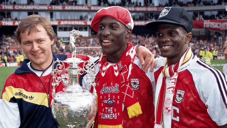 Murió a los 54 años una leyenda del Arsenal y la Premier League