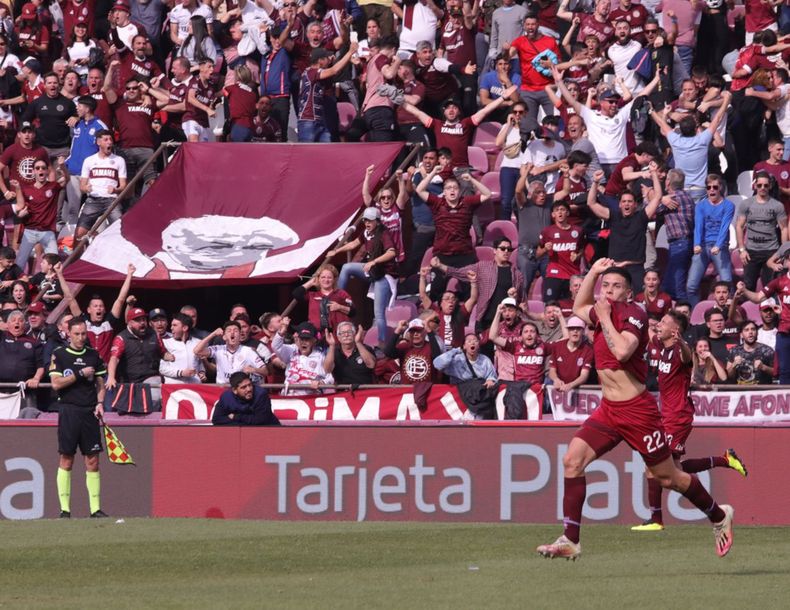 Lanús le ganó a Arsenal sobre el final y volvió al triunfo