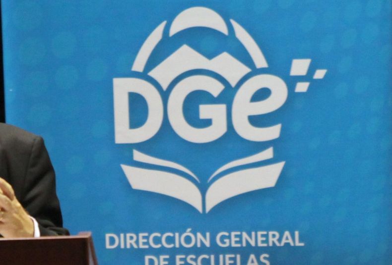 Docentes que realicen tareas formativas recibirán compensación económica