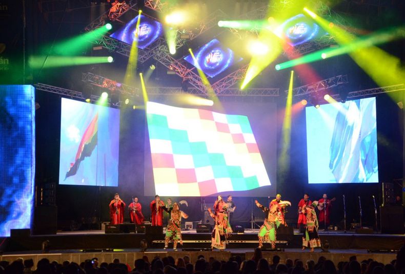 Muy buen inicio del Festival Nacional de la Tonada con numeroso público ...