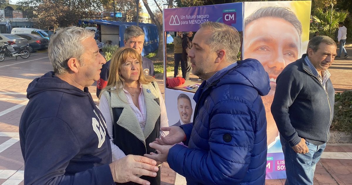 La foto de Cobos en Maipú que incomoda al oficialismo provincial