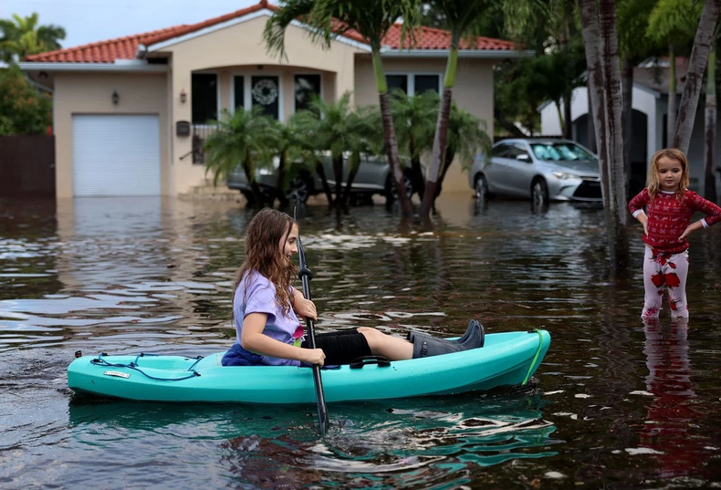 Imágenes de las inundaciones catastróficas en Florida