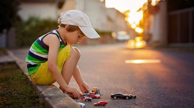 La visión de la psicología sobre el impacto de ser hijo único