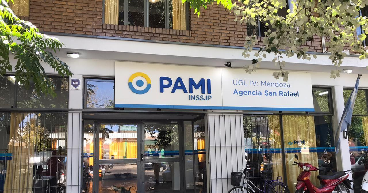 Las ópticas en San Rafael siguen sin brindar prestaciones tras el hackeo del PAMI